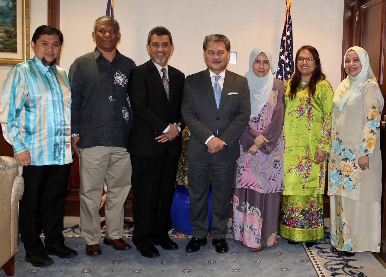 Courtesy Visit by Education Malaysia Chicago to H.E. Dato’ Azmil bin ...