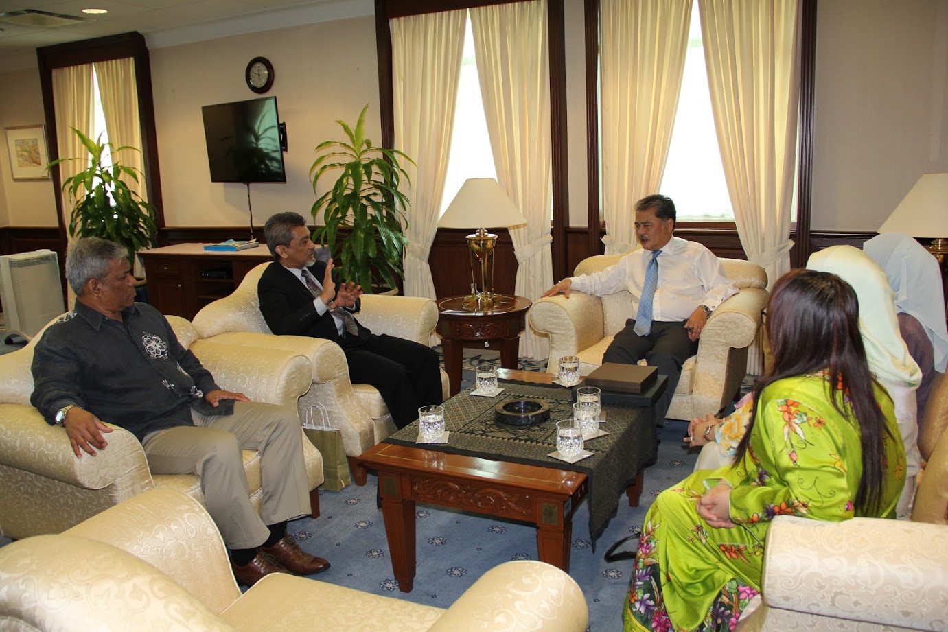 Courtesy Visit by Education Malaysia Chicago to H.E. Dato’ Azmil bin ...